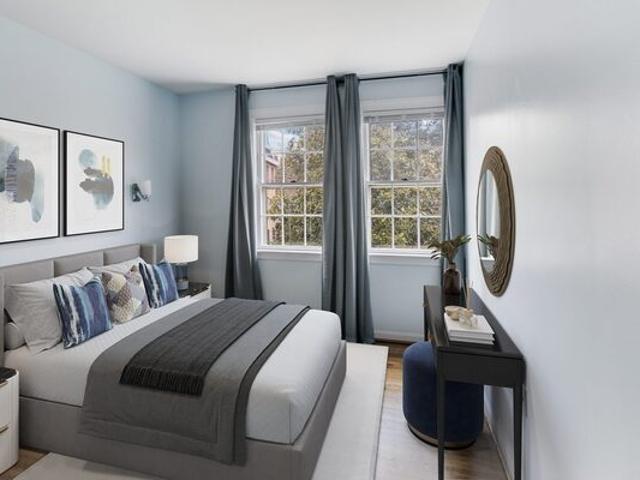 Queen bedroom in 7 bed/3.5 bath home in Southwest Waterfront #938 G