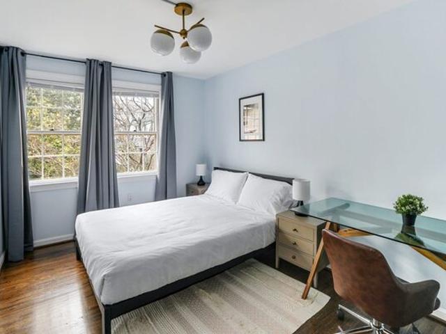 Queen bedroom in 7 bed/3.5 bath home in Southwest Waterfront #938 F