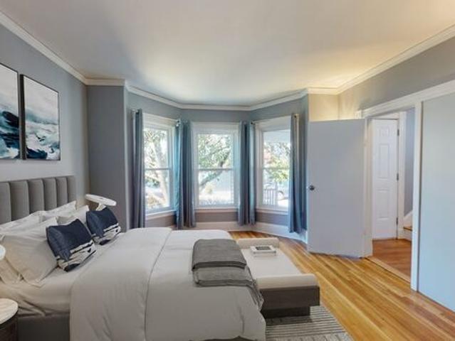 Queen bedroom in 7 bed/2 bath home in Allston #1321 A