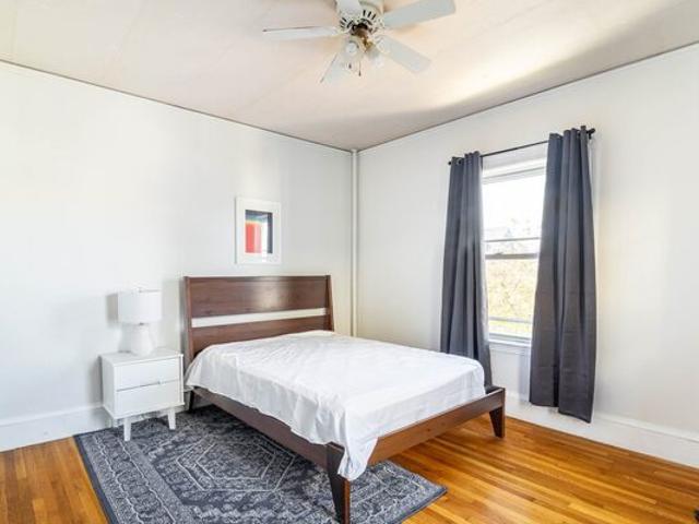 Queen bedroom in 7 bed/2 bath home in Brighton #1517 C