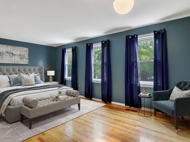 Queen bedroom in 7 bed/4 bath home in Southwest Waterfront #526 C