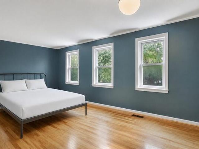 Queen bedroom in 7 bed/4 bath home in Southwest Waterfront #526 C