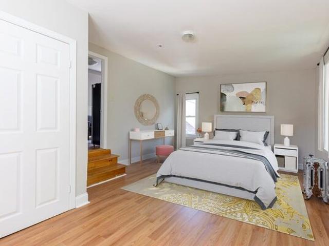 Queen bedroom in 9 bed/2 bath home in Brighton #1341 F