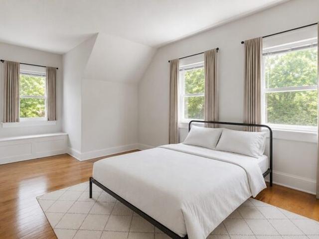 Queen bedroom in 9 bed/2 bath home in Brighton #1341 I