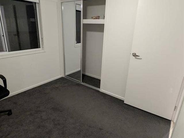 QUEEN BEDROOM w/ Private bathroom