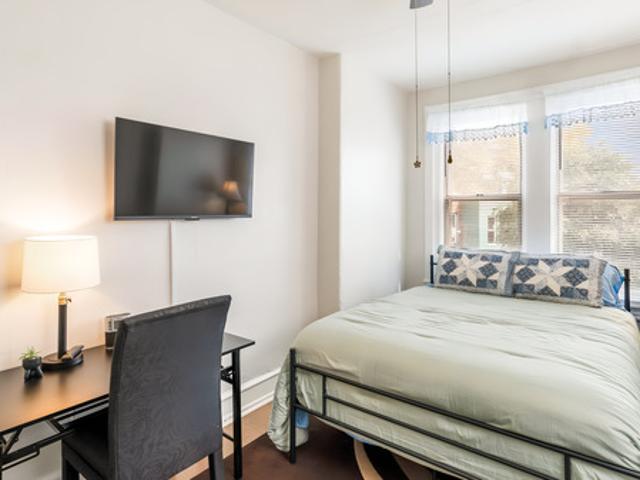 Queen Beds | TVs & Work Desks | Extra Amenities | All Utilities Included | Modern Home