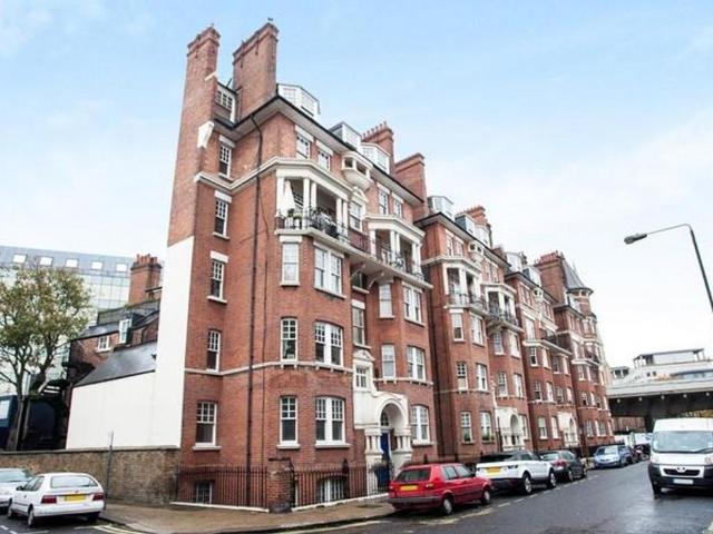 Queen Caroline Street, College Court. 3 bed flat to rent £3,600 pcm £831 pw