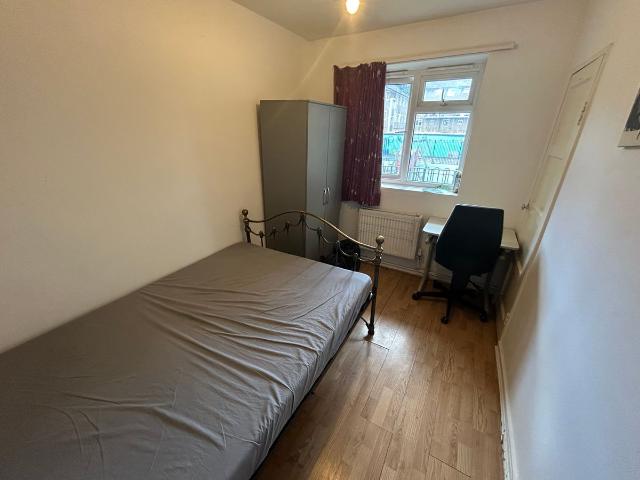 Queen Caroline Street, Hammersmith, London W6, Room to rent, £800 pcm | PrimeLocation