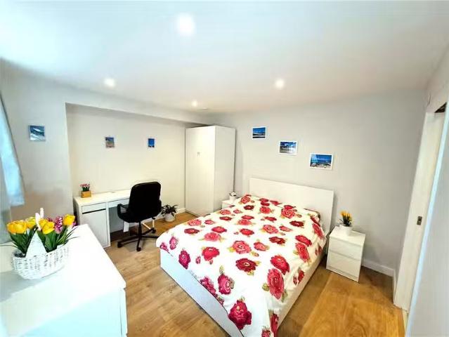 Queen Eleanors Road, Guildford, Surrey, GU2 7SL