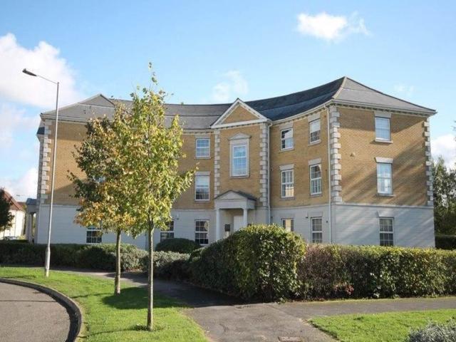 Queen Elizabeth Court, Greenwich Way, Waltham Abbey EN9, 2 bed flat to rent, £1,600 pcm | PrimeLocation
