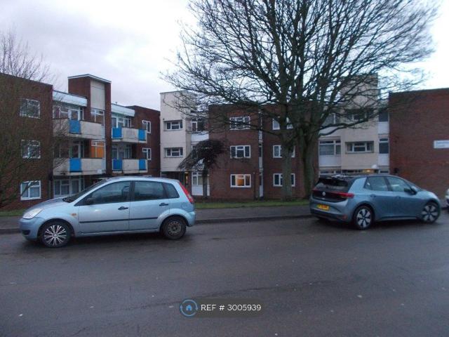 Queen Elizabeth Road, Nuneaton CV10, 2 bed flat to rent, £825 pcm | PrimeLocation