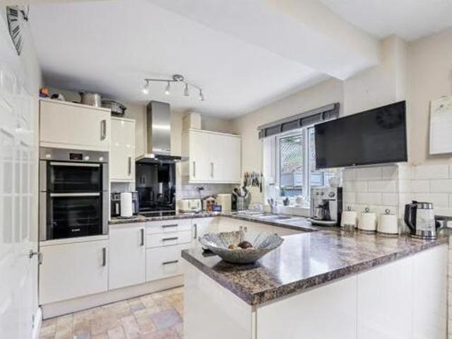 Queen Elizabeths Drive, New Addington, 3 Bedroom Semi detached