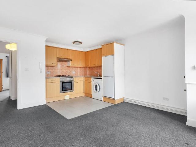 Queen Elizabeths Walk, London N16, 1 bed flat to rent, £1,650 pcm | PrimeLocation
