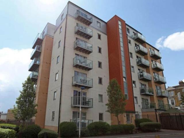 Queen Mary Avenue, London E18, 1 bed flat to rent, £1,475 pcm | PrimeLocation