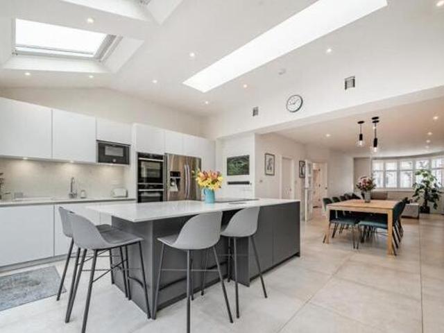 Queen Mary Avenue, Raynes Park, 4 Bedroom Terraced