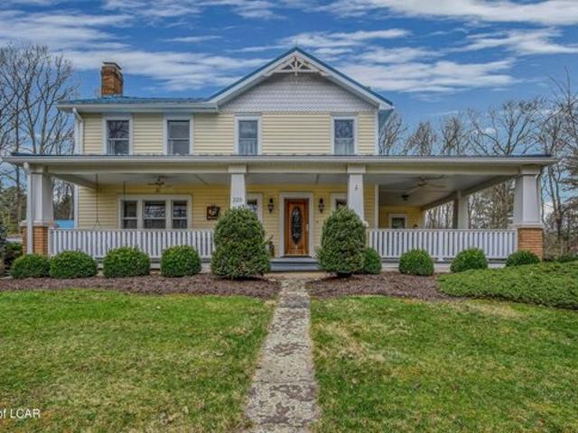 Queen Of Peace Rd, Harveys Lake, Home For Sale
