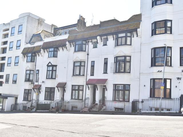 Queen Square, Brighton BN1, 1 bed flat to rent, £1,450 pcm | PrimeLocation
