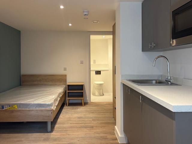Queen Square, Bristol BS1, Studio to rent, £1,170 pcm | PrimeLocation
