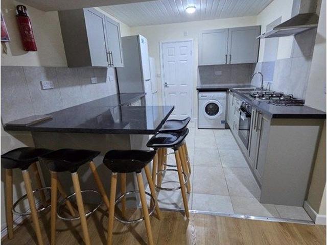 Queen St, Pontypridd CF37, 5 bed terraced house to rent, £320 pcm | PrimeLocation