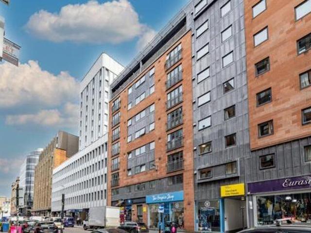 Queen Street, City Centre, 3 Bedroom Flat