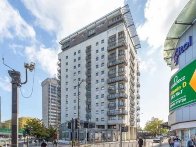 Queen Street, City Centre CF10, 2 bed flat to rent, £1,200 pcm | PrimeLocation