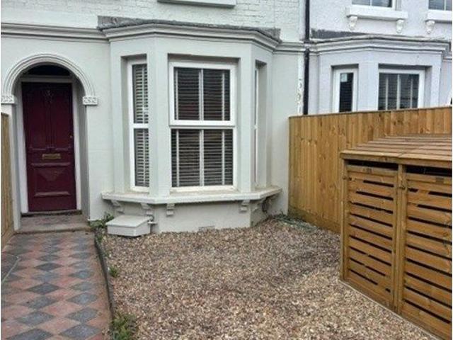 Queen Street, Aylesbury HP20, 2 bed terraced house to rent, £1,395 pcm | PrimeLocation