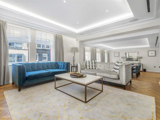 Queen Street, London W1J 3 bed flat to rent £15,167 pcm £3,500 pw