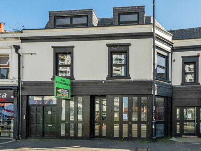 Queen Street, Maidenhead SL6, 3 bed flat to rent, £2,000 pcm | PrimeLocation
