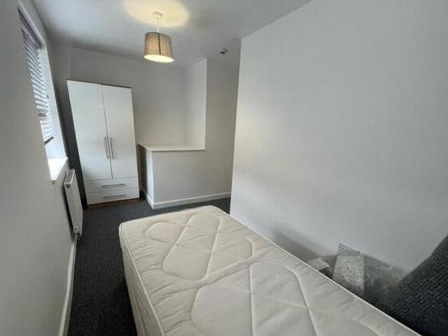 Queen Street, Normanton, 1 Bedroom End