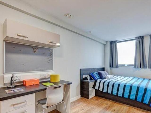 Queen Street, Sheffield, Studio Flat For