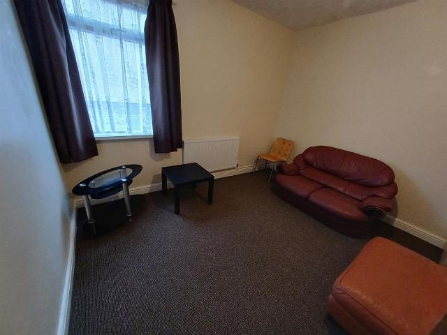 Queen Street, Pontypridd CF37, 5 bed shared accommodation to rent, £1,750 pcm | PrimeLocation