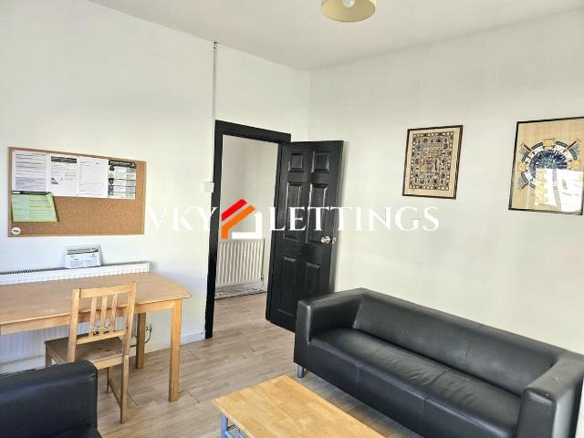 Queen Street, Pontypridd CF37, 5 bed shared accommodation to rent, £370 pcm | PrimeLocation