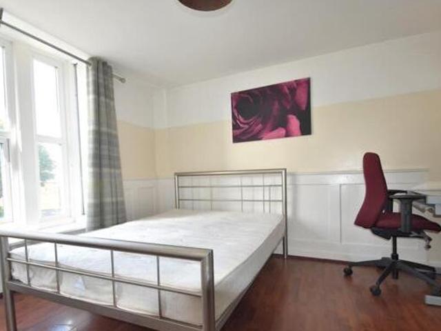 Queen Street, Portsmouth, 2 Bedroom Flat