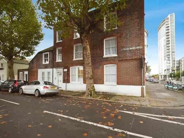 Queen Street, Portsmouth PO1, 1 bed flat to rent, £1,000 pcm | PrimeLocation