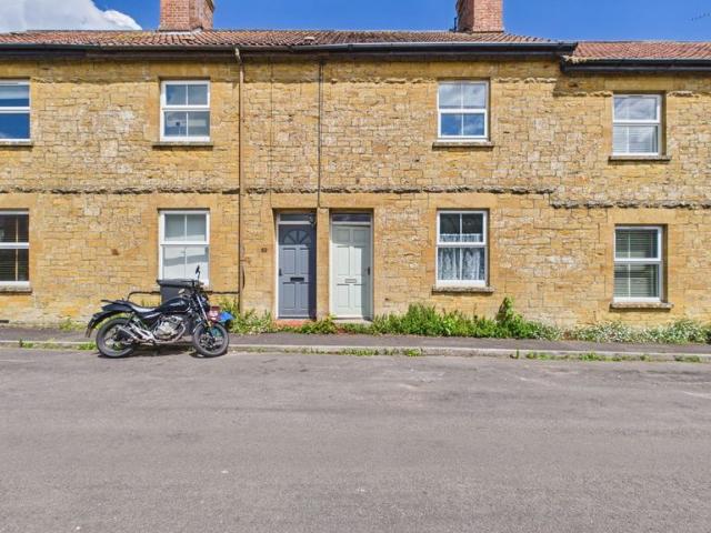 Queen Street, Tintinhull BA22, 2 bed cottage to rent, £1,250 pcm | PrimeLocation
