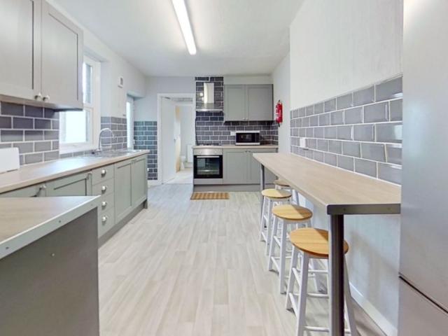 Queen Street, Treforest, Pontypridd CF37, 5 bed shared accommodation to rent, £338 pppm | PrimeLocation