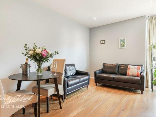 Queenstown Road, Battersea, London, SW11 1 bed flat to rent £2,500 pcm £577 pw