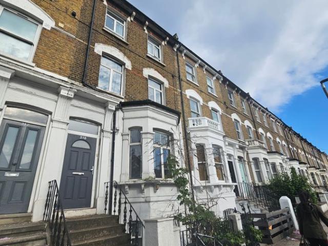 Queenstown Road, Battersea SW8, 1 bed terraced house to rent, £1,775 pcm | PrimeLocation
