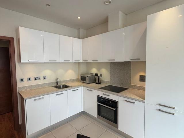 Queenstown Road, London SW11, 1 bed flat to rent, £2,550 pcm | PrimeLocation