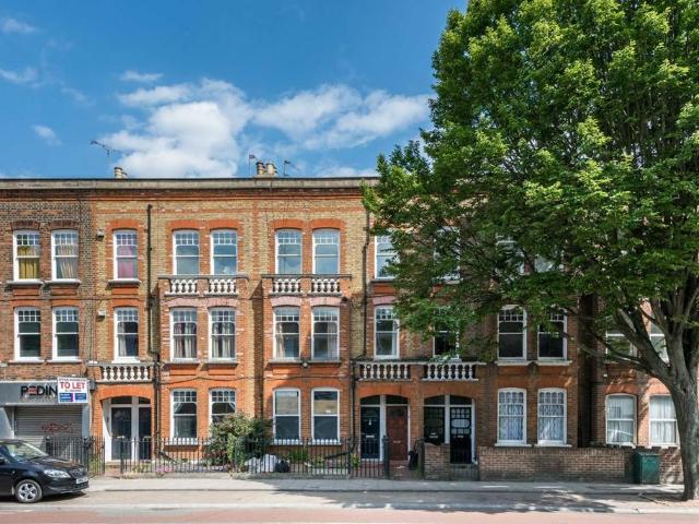 Queenstown Road, London SW8 1 bed flat to rent £2,000 pcm £462 pw
