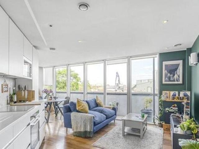 Queenstown Road, London, 2 Bedroom Penthouse