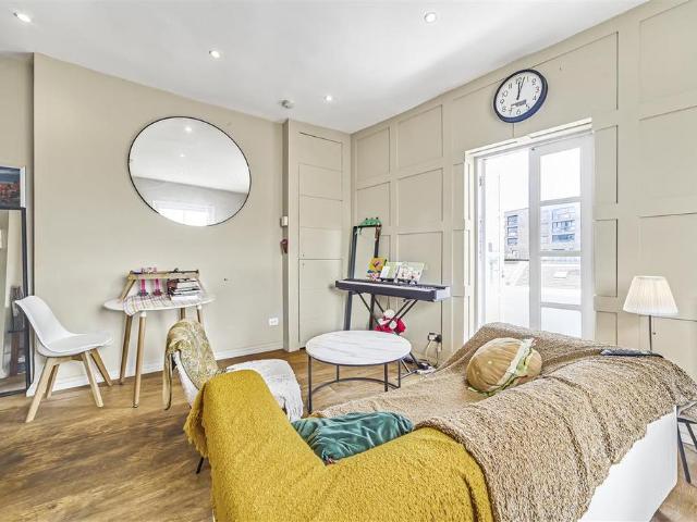 Queenstown Road, SW8 1 bed flat to rent £2,500 pcm £577 pw