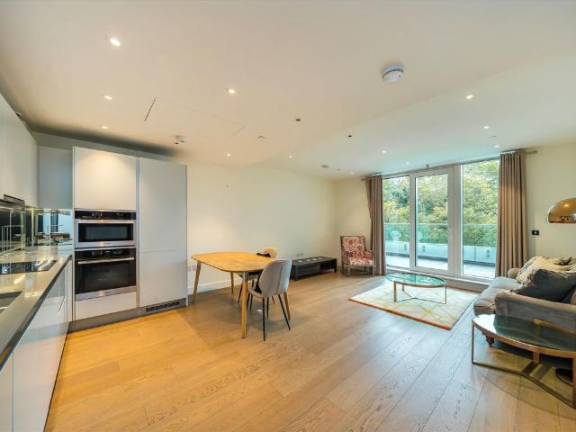 Queenstown Road, Battersea SW11, 2 bed flat to rent, £3,800 pcm | PrimeLocation