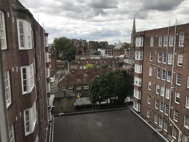 Queensway, Bayswater, Hyde Park. 2 bed apartment to rent £3,207 pcm £740 pw