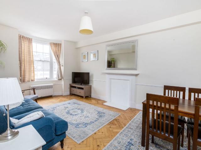 Queensway, Bayswater, London W2, 2 bed flat to rent, £3,500 pcm | PrimeLocation