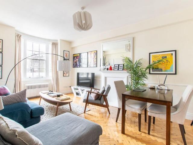 Queensway, Bayswater, London, W2 2 bed flat to rent £5,417 pcm £1,250 pw