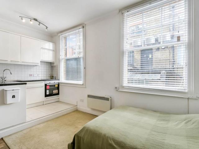 Queensway, Bayswater, London W2, Studio to rent, £1,600 pcm | PrimeLocation