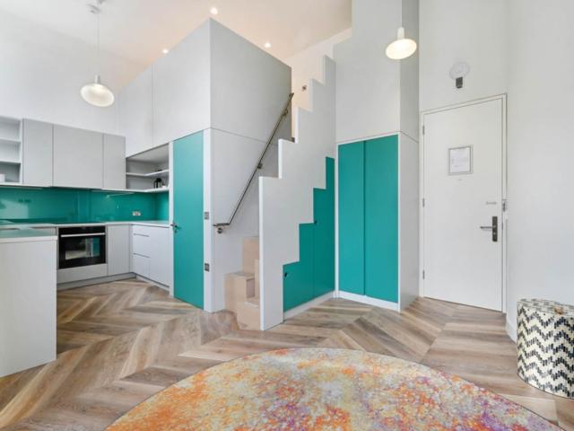 Queensway, Bayswater W2, Studio to rent, £2,145 pcm | PrimeLocation