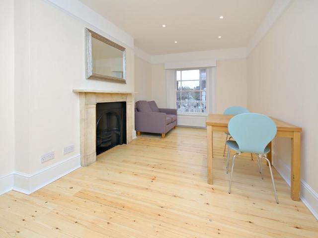 Queensway, Bayswater W2 1 bed flat to rent £2,100 pcm £485 pw