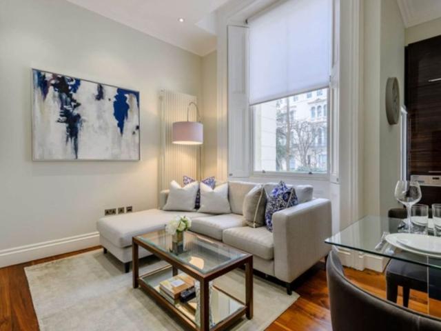 Queensway, Bayswater W2, 1 bed flat to rent, £3,354 pcm | PrimeLocation